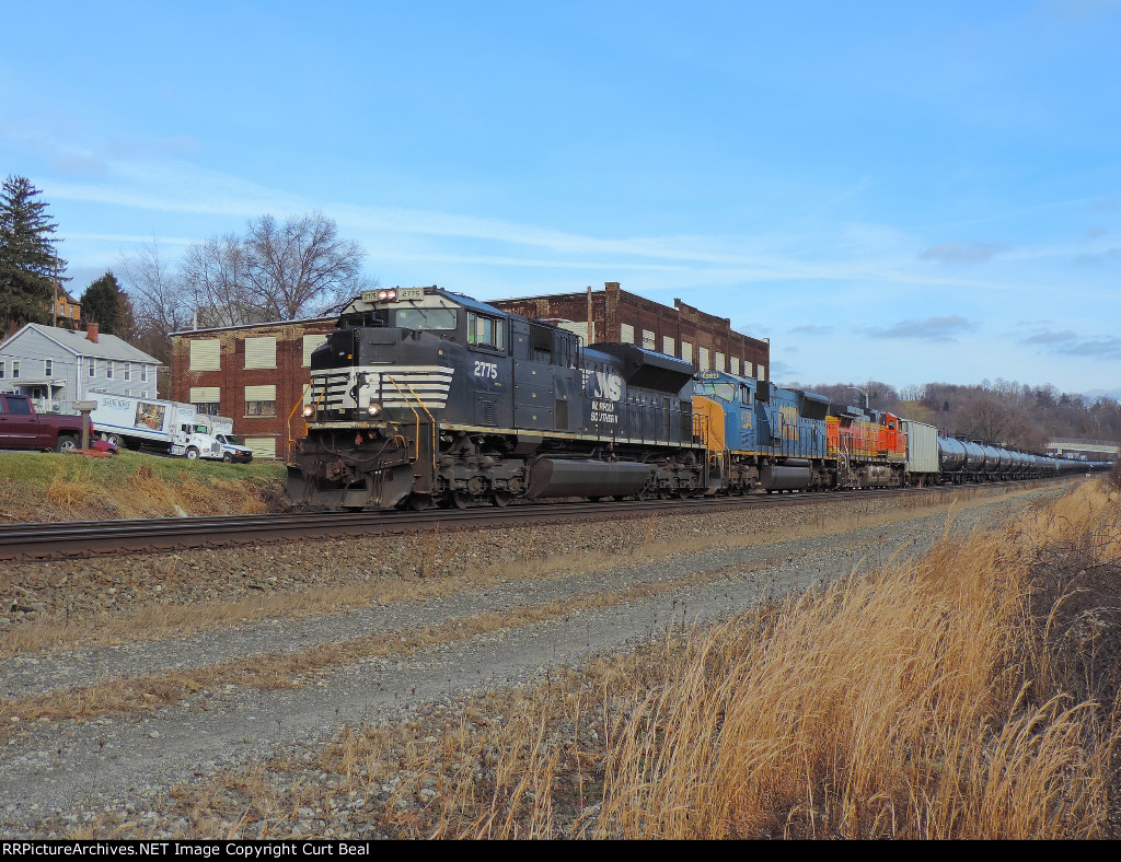 NS 2775, CSX 4758, BNSF 4893